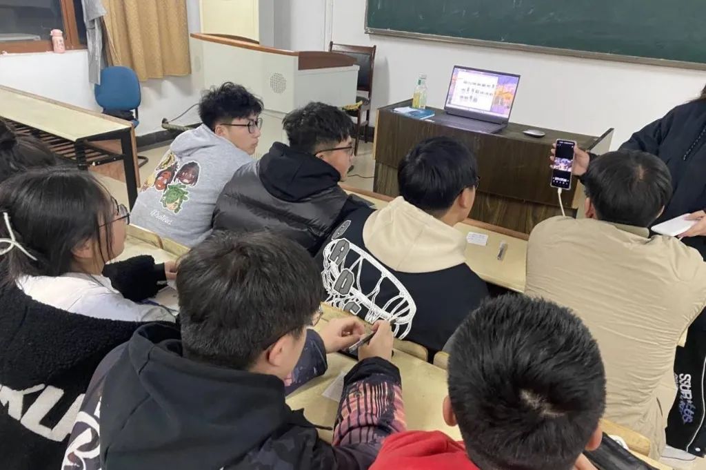 路桥与港航工程学院团总支：组织开展“安全在我心中”微视频创作大赛